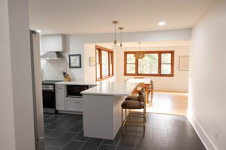 Wooded Escape By Rail Trail To New Paltz - New Paltz, NY