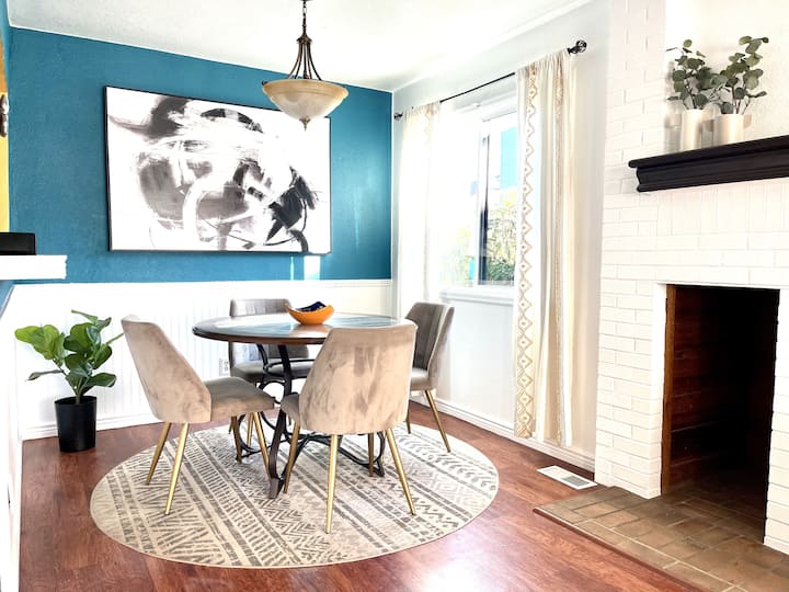 Townhome With Dedicated Workspace, Wifi, Garage - Lakewood, CO