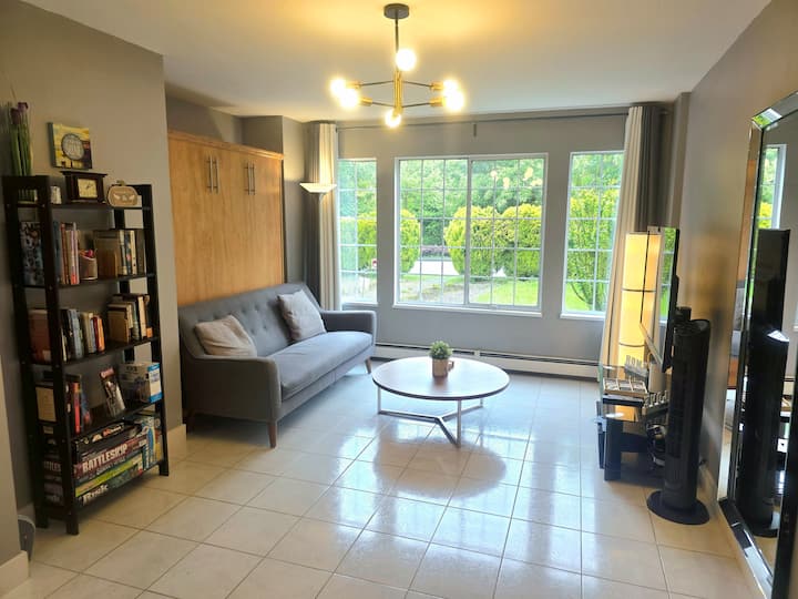 Private 1 Bedroom With 2 Beds - New Westminster