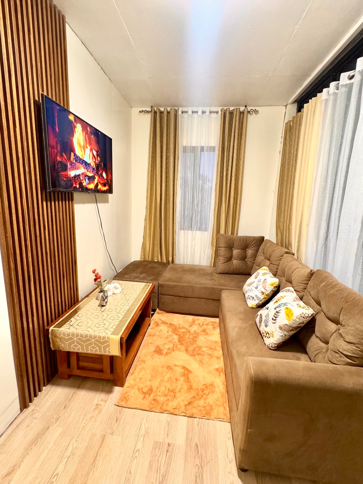 Near Burnham Park With Fireworks Balcony View - Guest houses for Rent ...