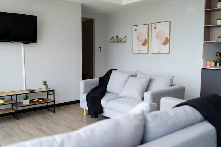 Elegante Y Amplio Alojamiento En El Corazón De Z10 - Guatemala-Stad