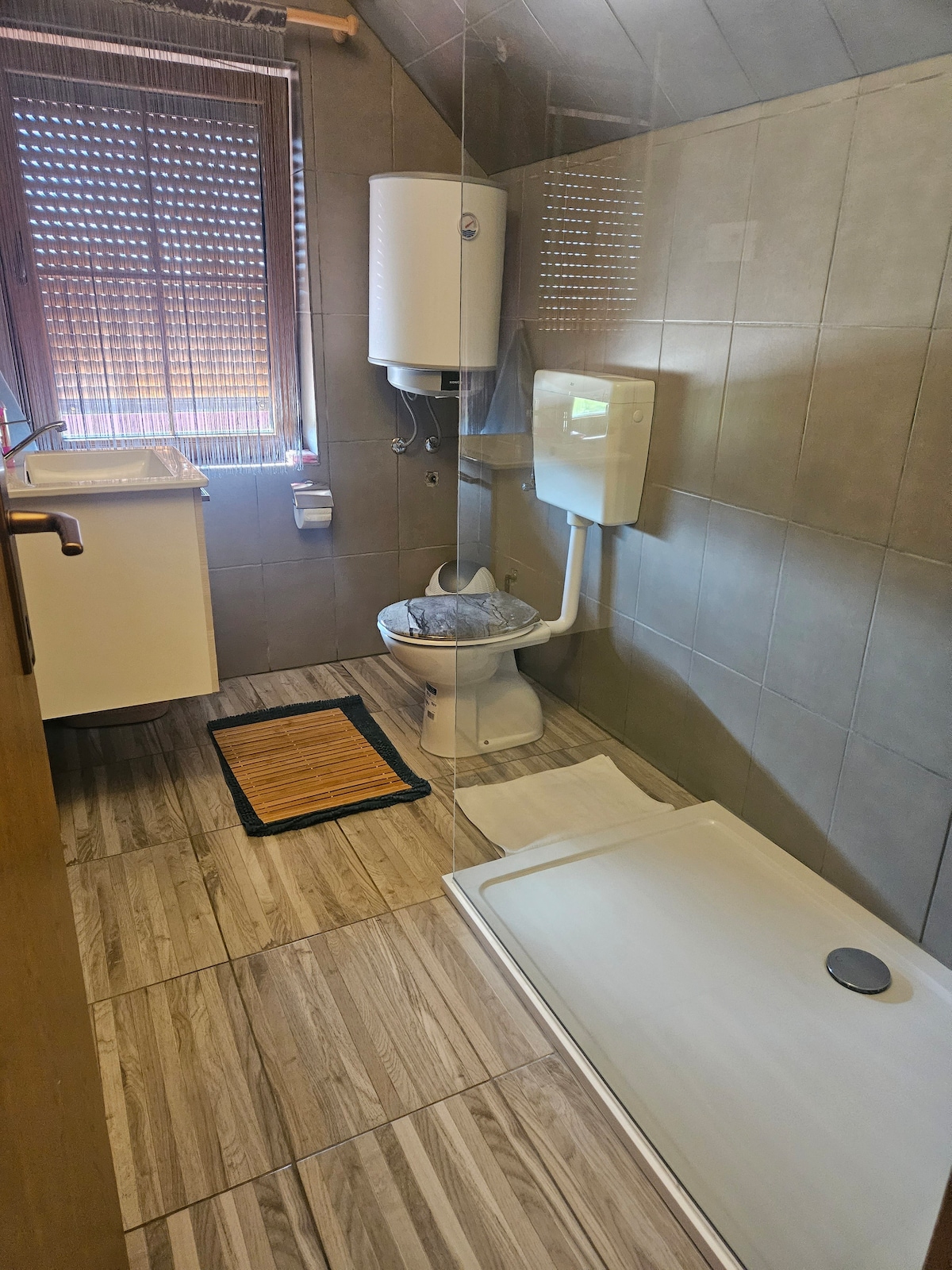 Lika House, Lovinac - Houses for Rent in Lovinac, Ličko-senjska ...