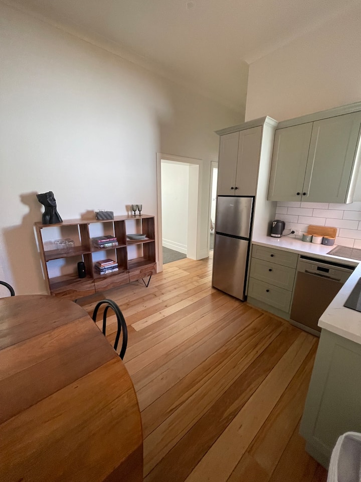 The Bank Apartment Downstairs - Terang