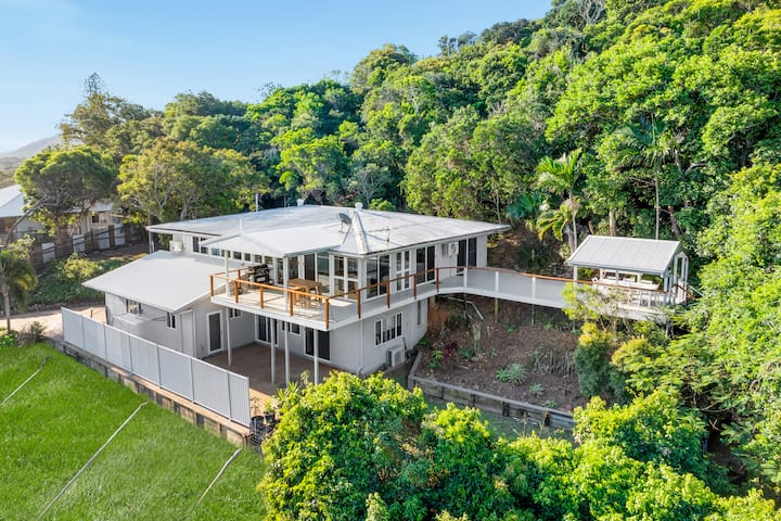 Capricorn Views - 耶蓬