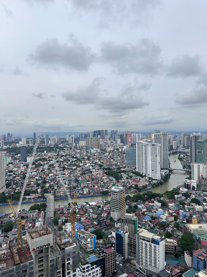 Gramercy Residence 57f Comfy Studio Free Pool Gym - マカティ