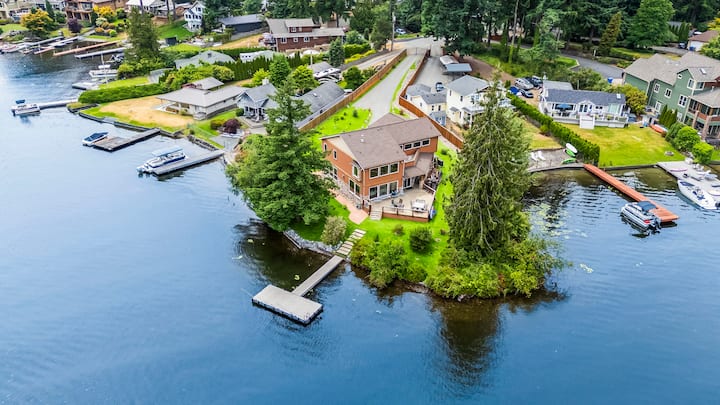 Lakefront | Private Dock | Luxury Home | Breakfast - Flaming Geyser State Park, Auburn