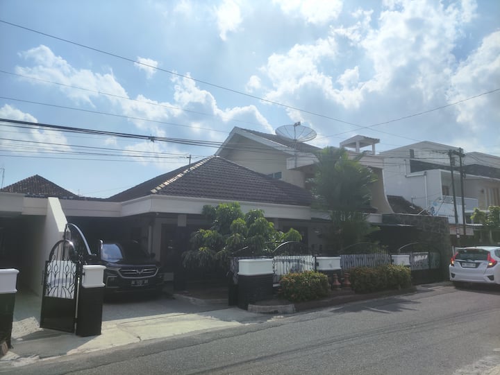 Miliran 9 Home Stay - Yogyakarta