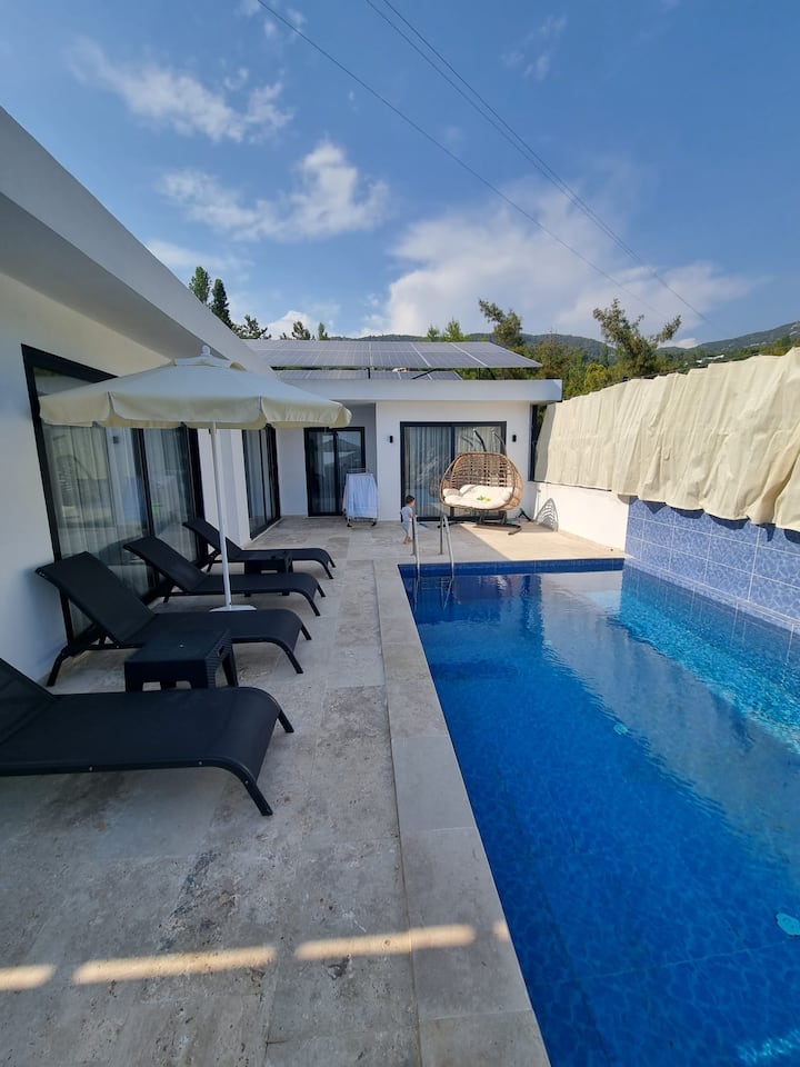 Villa Lavena - Korunaklı Havuzlu -Doğa Manzaralı - Turkije