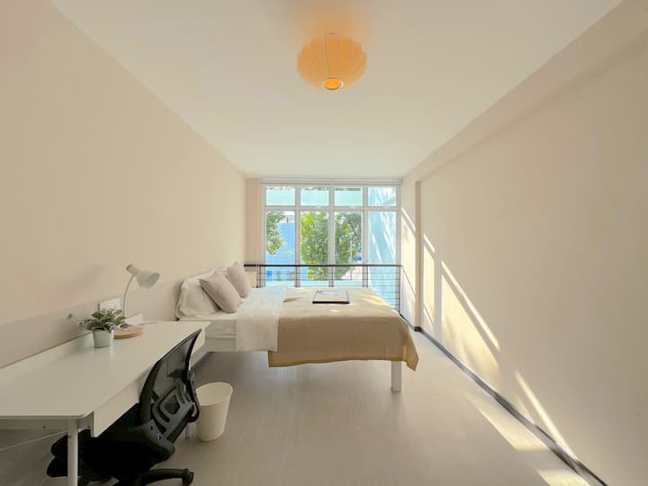 Ensuite Room  W/shared Pantry - Singapore