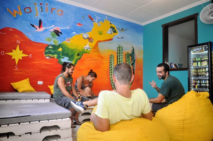 Bona Vida Hostel - Habitación Familiar Para 6 - Riohacha