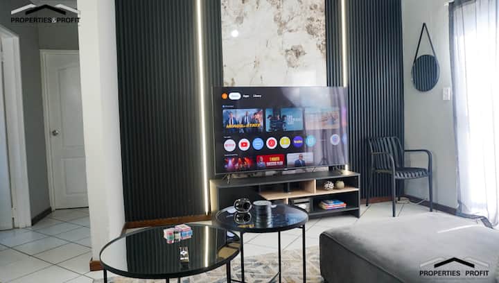 Modern Retreat In Randburg Near Northgate - Randburg