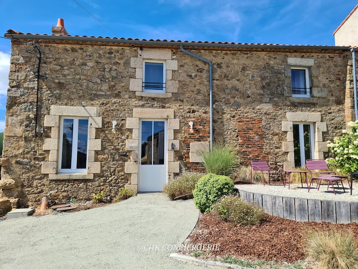 Maison De Campagne Rénovée – Charme Et Moderne - Puy du Fou