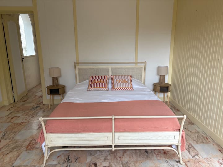 Gîte Paisible Au Milieu Des Bois Avec Piscine - Charente