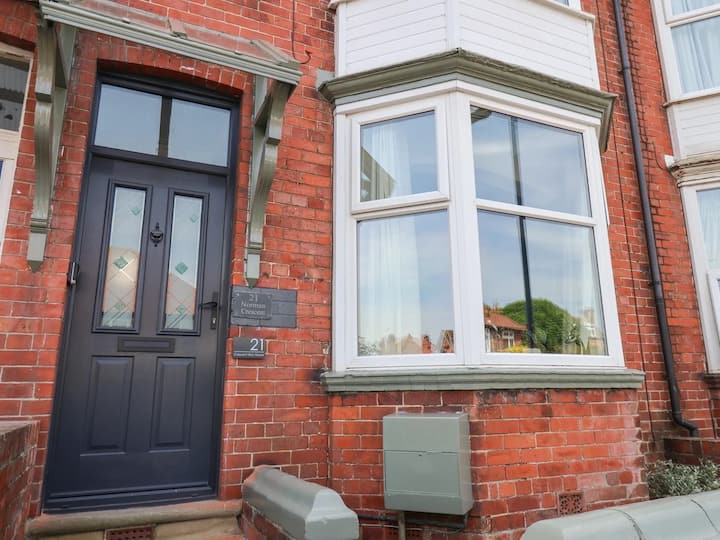 Crescent Bay House - Filey