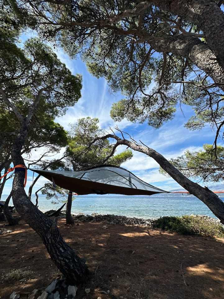 Treehouse Tent Experience – Brač - Supetar