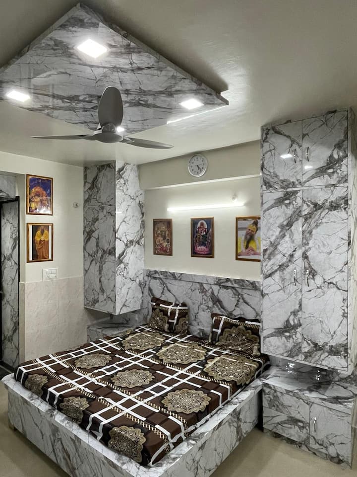 Shyama Kunj -Door To Vrindavan - Vrindavan