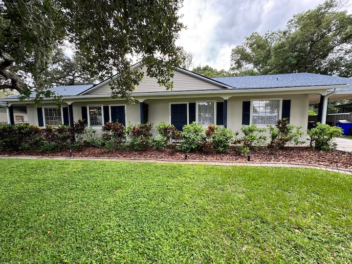 The Blue Cloud Retreat - St. Cloud, FL