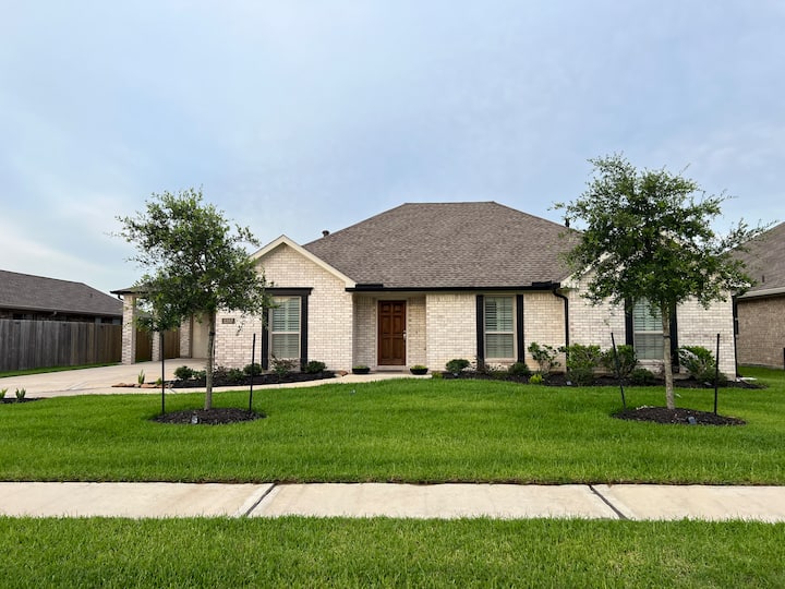 Spacious & Serenidad – Home - League City, TX