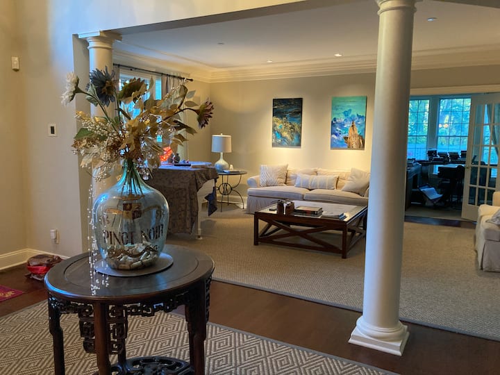 Simon's Thyme Room - Harrison, NY