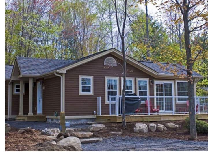 Algonquin Luxury Cottage - Huntsville
