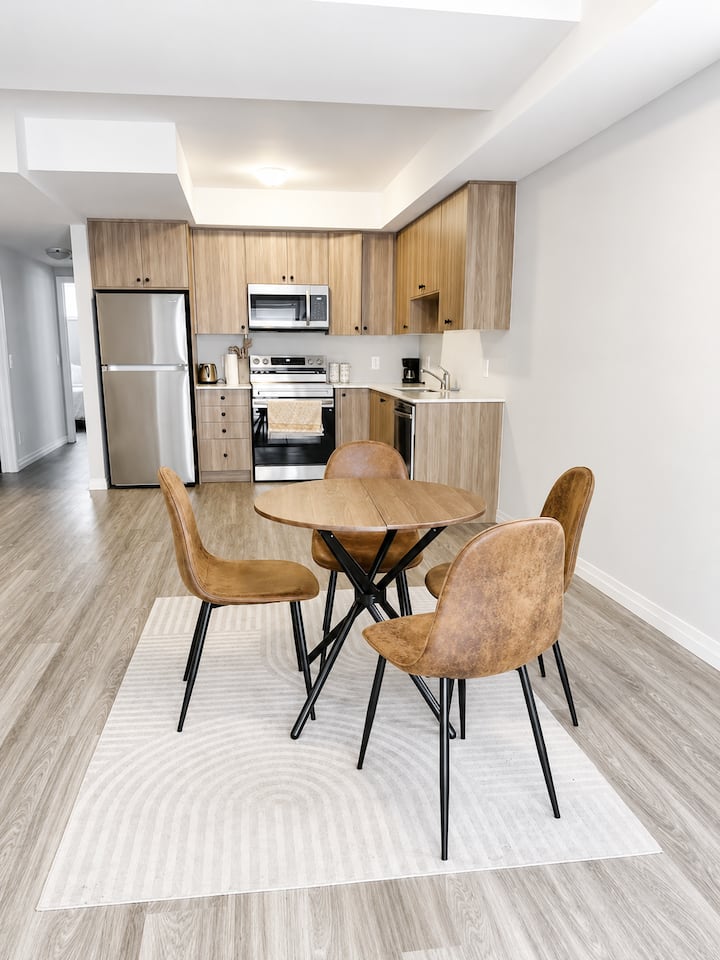 Spacious City Stay | 2 Bedrooms | 2 Baths - Chicopee