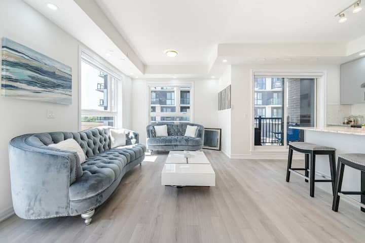 Modern Townhouse | Rooftop Vibes - Oakville