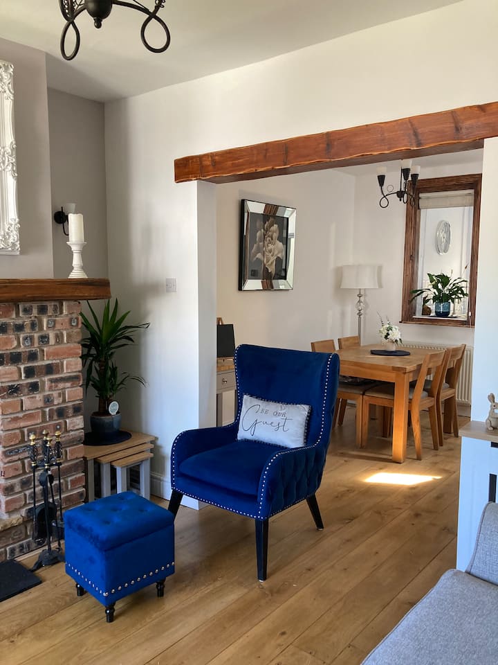 Cosy End Terrace House - Speke - Liverpool