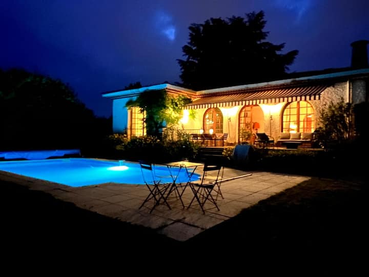 Villa Aux Pieds Des Pyrénées
10 Personnes - Pau