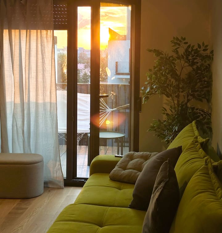 New & Cosy 2bedroom/2 Baths + Parking - Bucharest