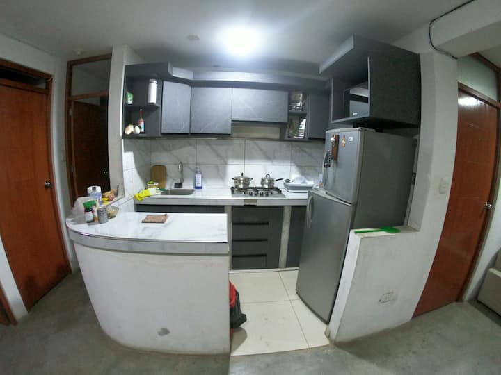 Piso Amplio Con 3 Habitaciones Y Cocina - Ayacucho