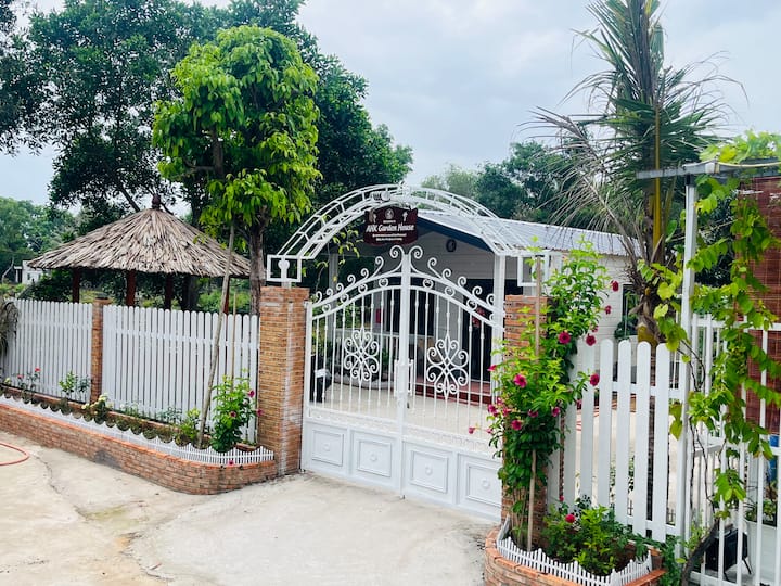 Ahk Garden House - Nhà Vườn Hiện đạI, Gần Biển. - Vietnam