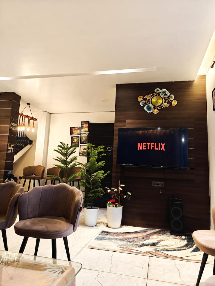 Alpine Aura | Luxe Mountain Villa - Nainital