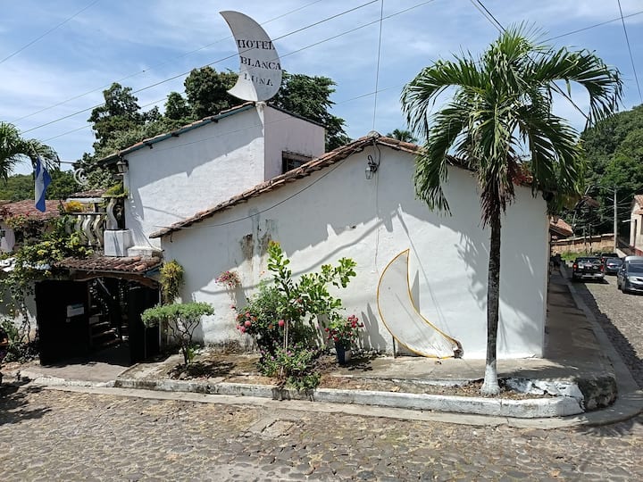 Hotel Familiar Con Cocina - El Salvador