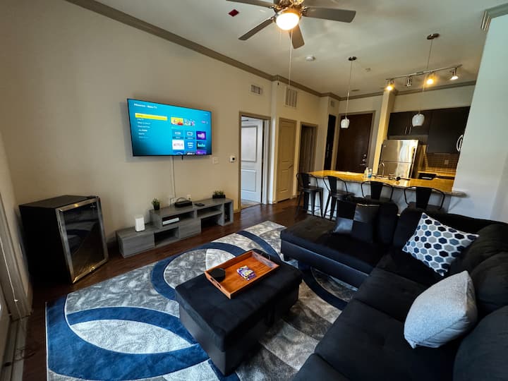 Houston Serenity W/ Pool View - Houston, TX