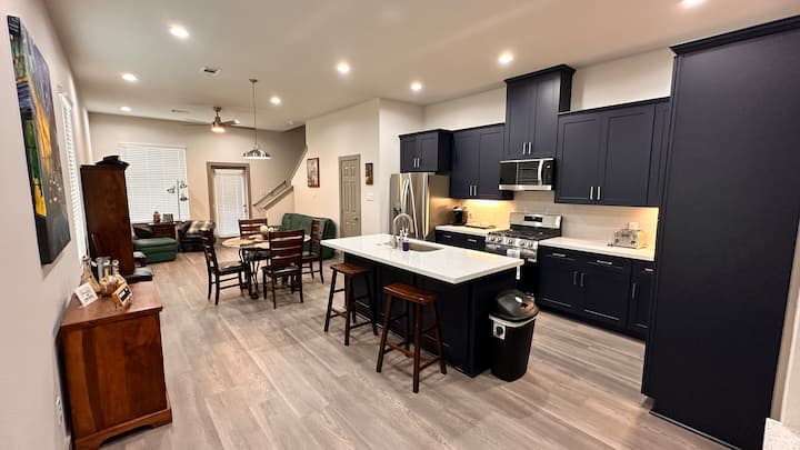 Awesome Stay W/yard In A New Duplex By I-10 & Bw-8 - Memorial - Houston