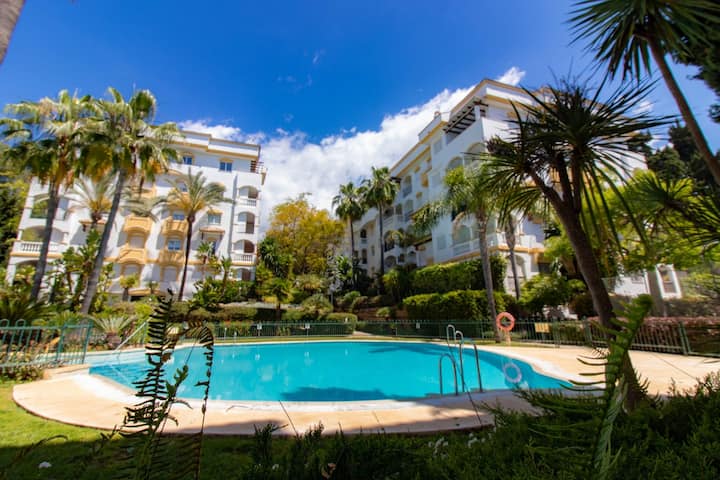 Encantador Apartamento Con Terraza En Marbella - Marbella