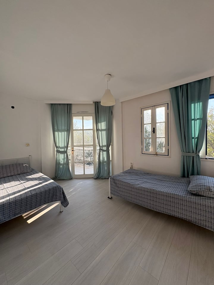 Eski Foça Mavi Beyaz Villa ÇArşı Ve Deniz Yakını - Foça