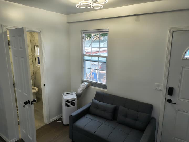 Luxury Spacious Studio - Staten Island, NY