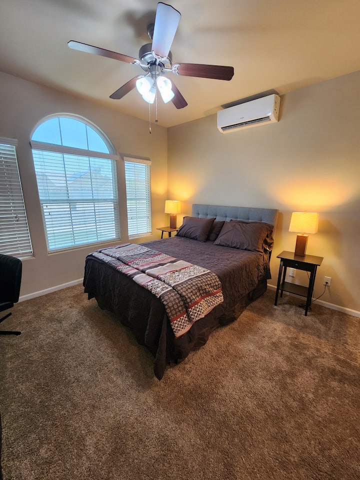 Apartment With Garage Parking - Bakersfield