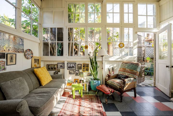 Big & Sunny - Classic Sf Mission Br - San Francisco, CA