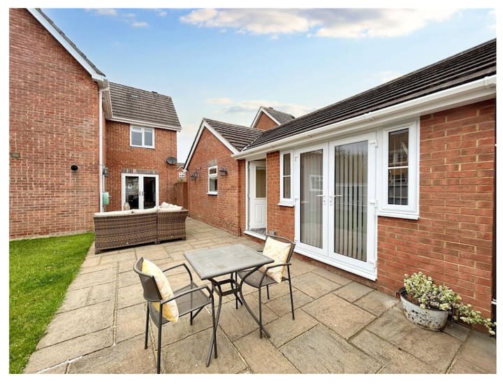 Iris's Place - Warminster