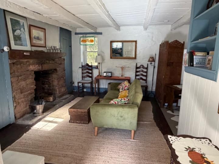 Unique 1696 Cottage Stay - Lambertville, NJ