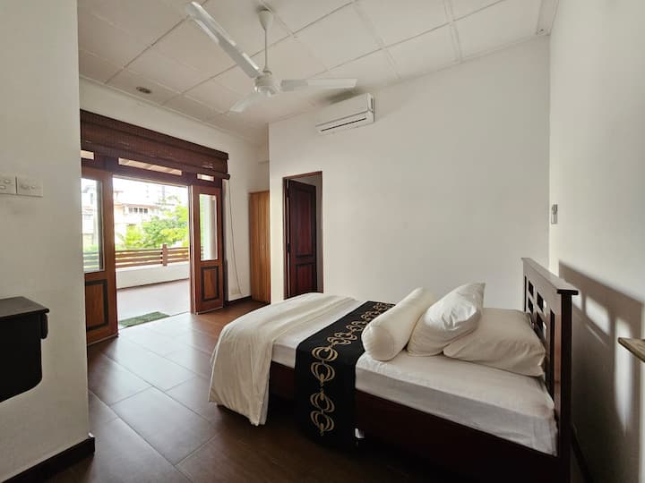 Cozy 2-bedroom Home On Park Road, Colombo 5 - Colombo (Sri Lanka)