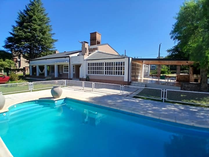 Gran Casa Junto Al Lago - Cosquín