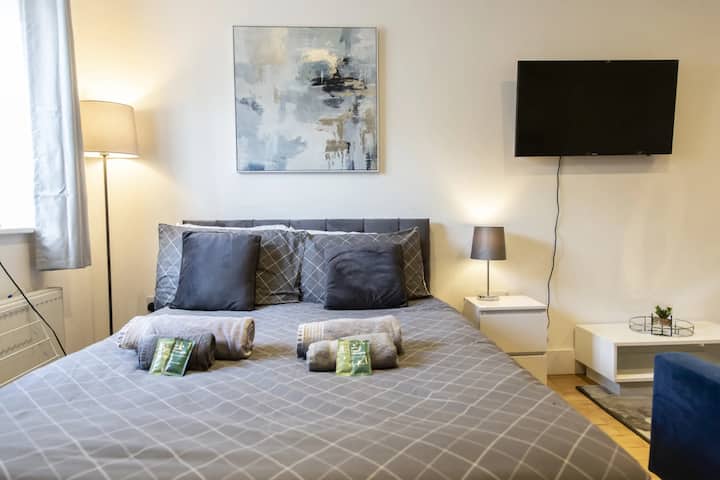 New! Central Studio W/ Sofa Bed & Pet-friendly - Maidstone