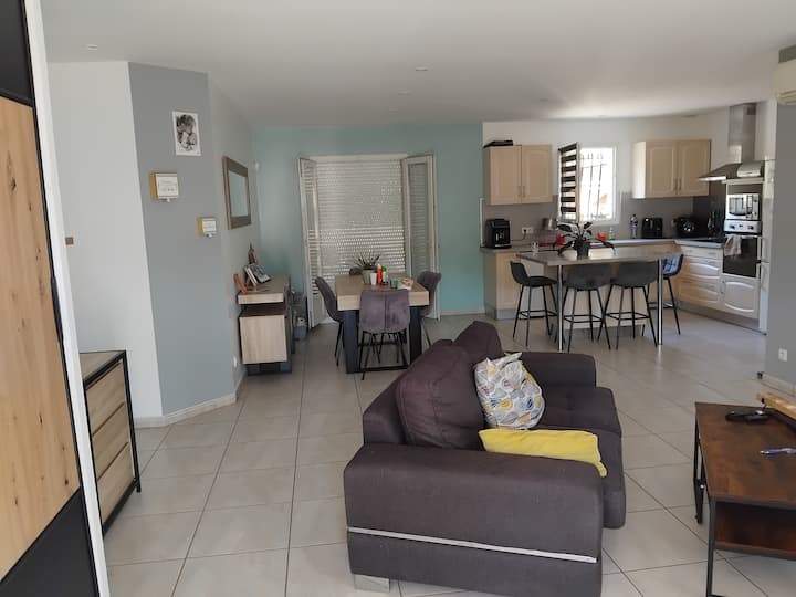 Villa 3 Chambres Piscine - Montagnac