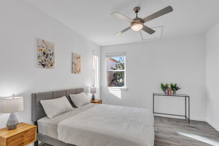 Stylish Home - Pool, Garden, Bbq & Pet Friendly - Kyle, TX