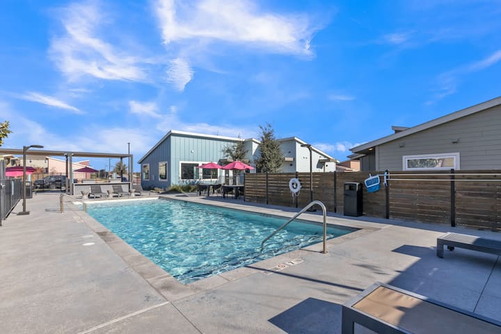 Stylish Home - Pool, Garden, Bbq & Pet Friendly - Kyle, TX
