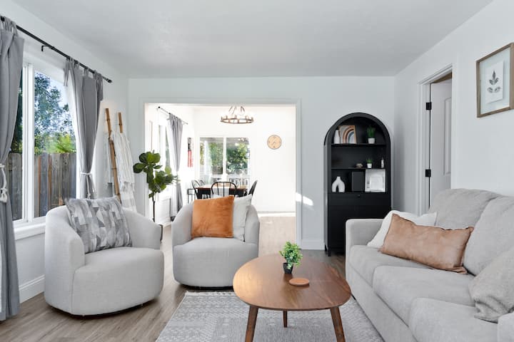 Modern Century Charm - Salem, OR