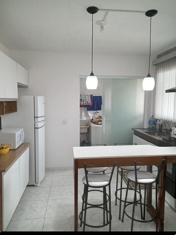 Apto. Próximo A Várias Praias. - Bertioga